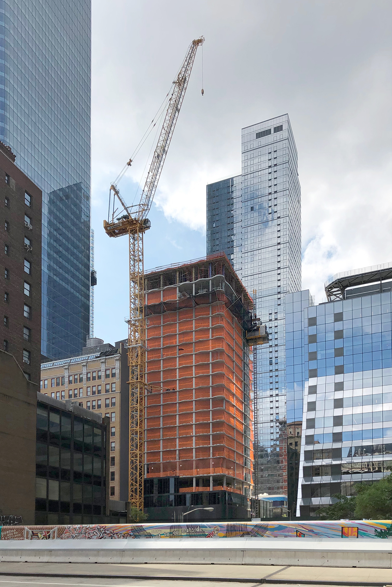 Pendry Hotel's Wavy Curtain Wall Begins Assemblage at 4 Manhattan West ...